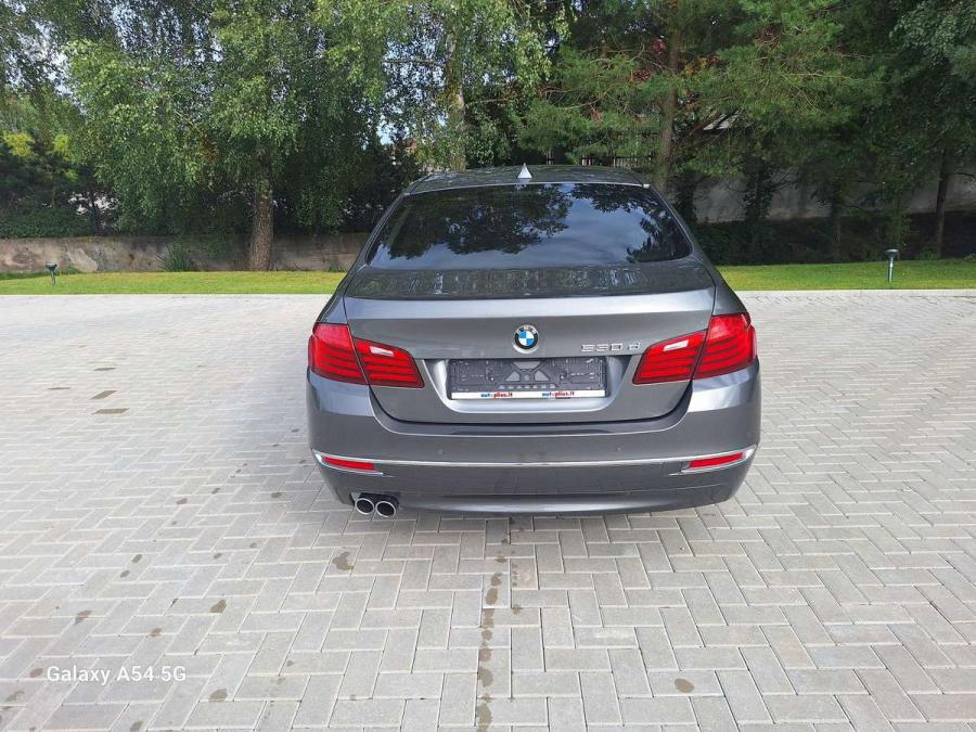 Grey BMW 530 2014 in Kaunas, with an engine capacity of 2.99 L and mileage of 209 thousand km for 10850 €, photo 10 on AUTOMOTO.COM.LV