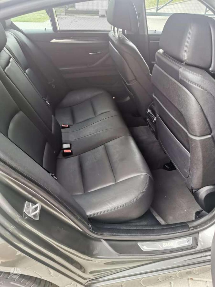 Grey BMW 530 2014 in Kaunas, with an engine capacity of 2.99 L and mileage of 209 thousand km for 10850 €, photo 15 on AUTOMOTO.COM.LV