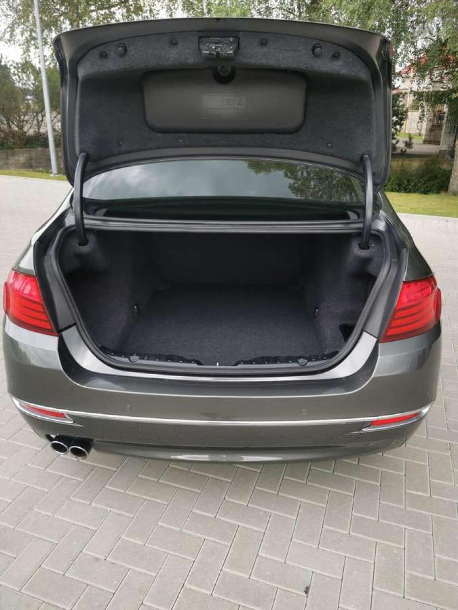 Grey BMW 530 2014 in Kaunas, with an engine capacity of 2.99 L and mileage of 209 thousand km for 10850 €, photo 20 on AUTOMOTO.COM.LV