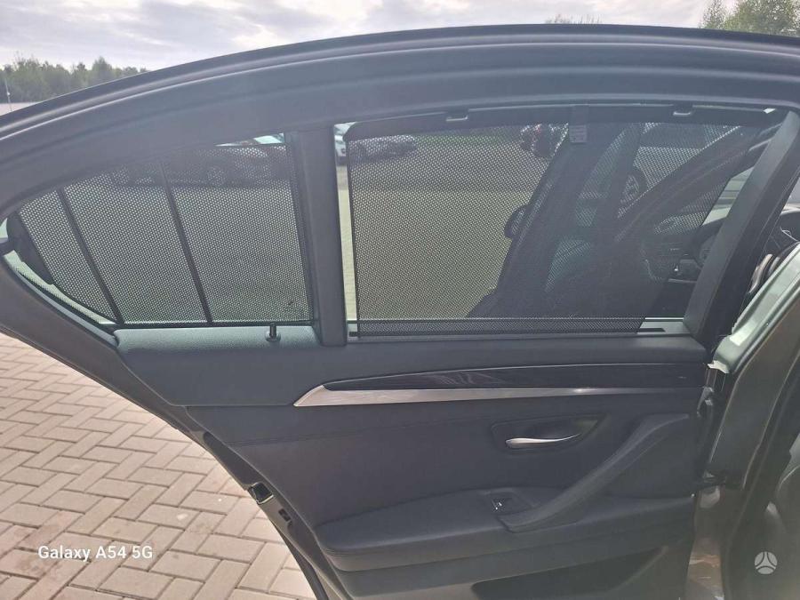 Grey BMW 530 2014 in Kaunas, with an engine capacity of 2.99 L and mileage of 209 thousand km for 10850 €, photo 21 on AUTOMOTO.COM.LV