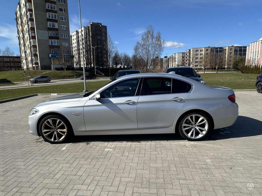 Серый БМВ 530 2015 в Тельшяй, объемом двигателя 2.99 л и пробегом 330 тыс. км за 11999 €, фото 11 на AUTOMOTO.COM.LV