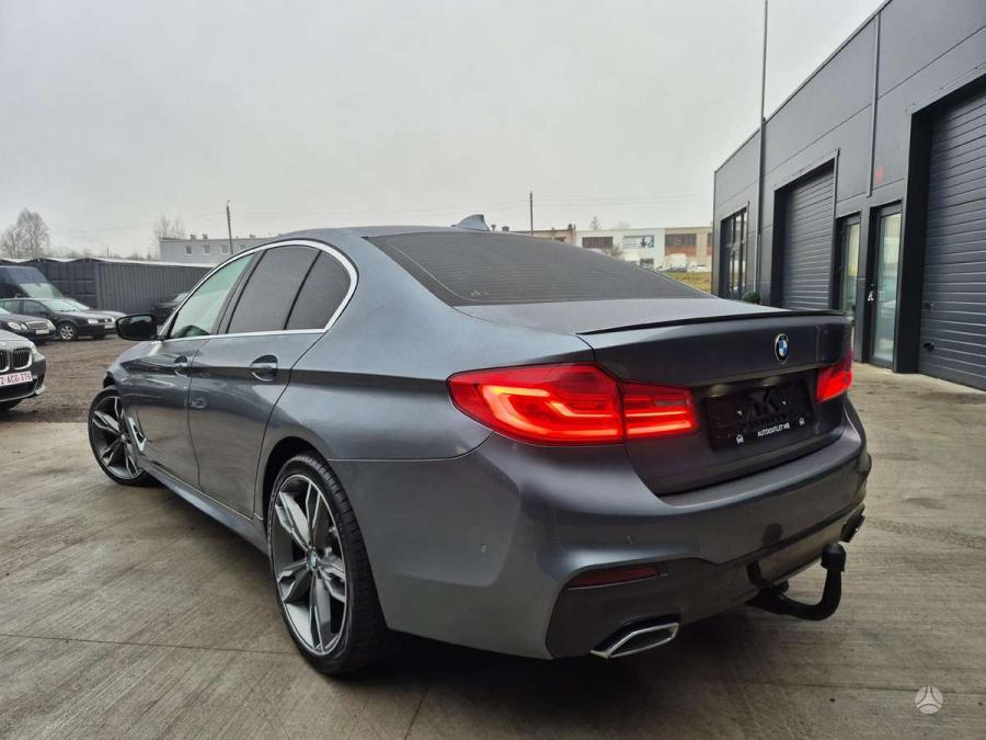 Grey BMW 530 2017 in Utena, with an engine capacity of 2.99 L and mileage of 316 thousand km for 16990 €, photo 3 on AUTOMOTO.COM.LV