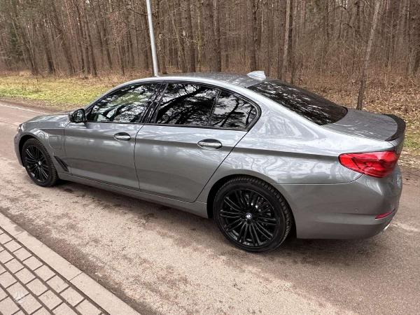 Grey BMW 530 2017 in Ukmerge, with an engine capacity of 2.00 L and mileage of 23 thousand km for 19000 €, photo 7 on AUTOMOTO.COM.LV