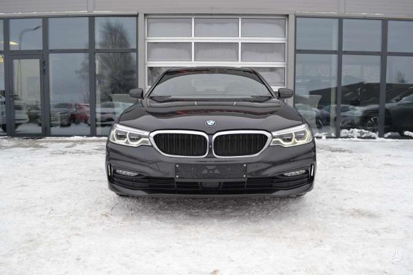 Grey BMW 530 2017 in Vilnius, with an engine capacity of 2.99 L and mileage of 230 thousand km for 22500 €, photo 3 on AUTOMOTO.COM.LV