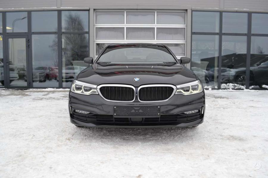 Pelēks BMW 530 2017 Viļņa, ar dzinēja tilpumu 2.99 L un nobraukumu 230 tūkst. km par 22500 €, foto 3 vietnē AUTOMOTO.COM.LV