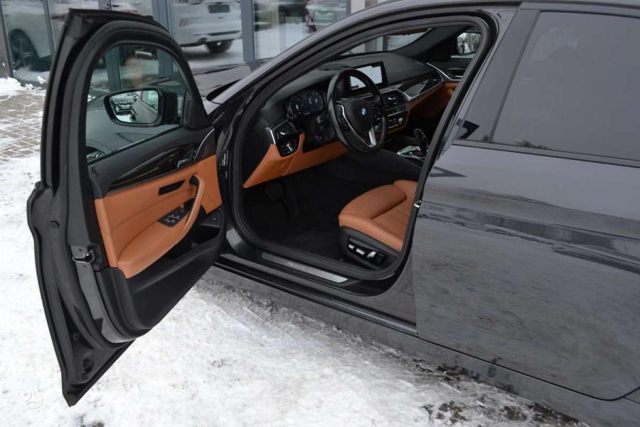 Grey BMW 530 2017 in Vilnius, with an engine capacity of 2.99 L and mileage of 230 thousand km for 22000 €, photo 16 on AUTOMOTO.COM.LV