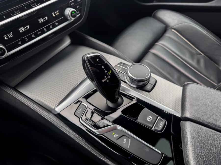 Pelēks BMW 530 2017 Rīga, ar dzinēja tilpumu 3.00 L un nobraukumu 250 tūkst. km par 24400 €, foto 16 vietnē AUTOMOTO.COM.LV