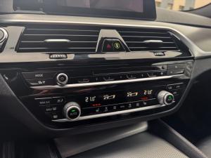 Pelēks BMW 530 2017 Rīga, ar dzinēja tilpumu 3.00 L un nobraukumu 250 tūkst. km par 24400 €, foto 19 vietnē AUTOMOTO.COM.LV