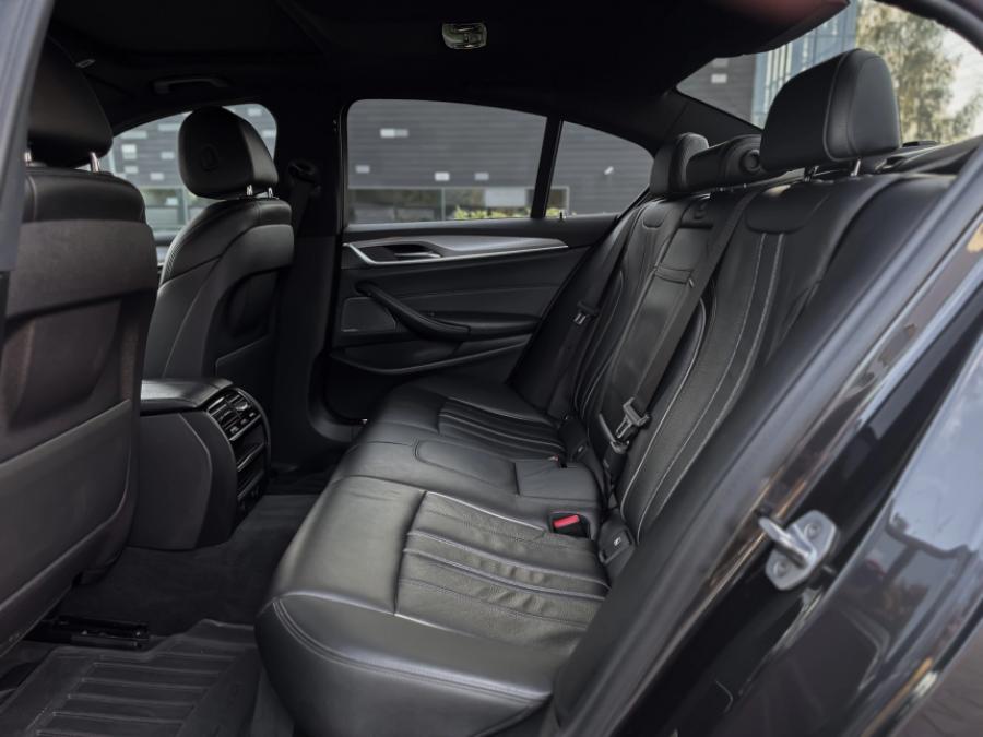 Pelēks BMW 530 2017 Rīga, ar dzinēja tilpumu 3.00 L un nobraukumu 250 tūkst. km par 24400 €, foto 25 vietnē AUTOMOTO.COM.LV