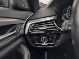 Pelēks BMW 530 2017 Rīga, ar dzinēja tilpumu 3.00 L un nobraukumu 250 tūkst. km par 24400 €, foto 30 vietnē AUTOMOTO.COM.LV