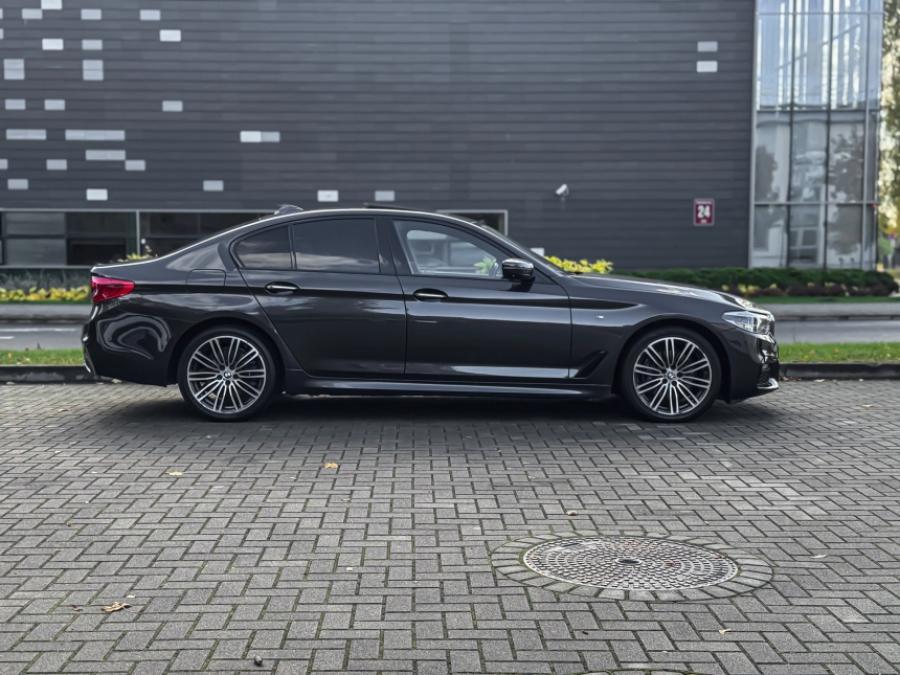 Pelēks BMW 530 2017 Rīga, ar dzinēja tilpumu 3.00 L un nobraukumu 250 tūkst. km par 24400 €, foto 41 vietnē AUTOMOTO.COM.LV