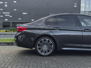 Pelēks BMW 530 2017 Rīga, ar dzinēja tilpumu 3.00 L un nobraukumu 250 tūkst. km par 24400 €, foto 49 vietnē AUTOMOTO.COM.LV