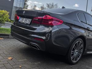Pelēks BMW 530 2017 Rīga, ar dzinēja tilpumu 3.00 L un nobraukumu 250 tūkst. km par 24400 €, foto 52 vietnē AUTOMOTO.COM.LV