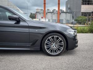 Pelēks BMW 530 2017 Rīga, ar dzinēja tilpumu 3.00 L un nobraukumu 250 tūkst. km par 24400 €, foto 55 vietnē AUTOMOTO.COM.LV