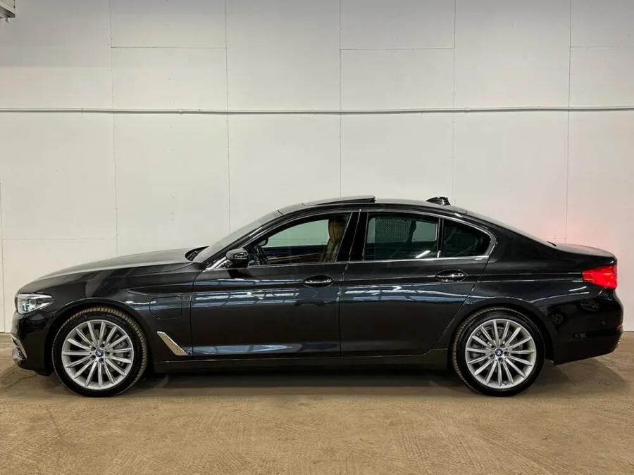 Grey BMW 530 2017 in Jurmala, with an engine capacity of 2.00 L and mileage of 226 thousand km for 19995 €, photo 9 on AUTOMOTO.COM.LV