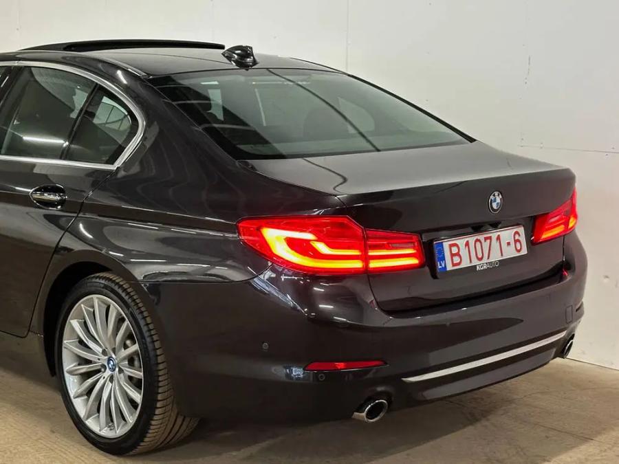 Grey BMW 530 2017 in Jurmala, with an engine capacity of 2.00 L and mileage of 226 thousand km for 19995 €, photo 11 on AUTOMOTO.COM.LV