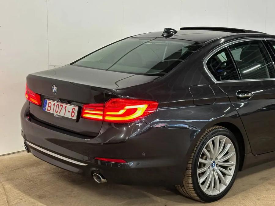 Grey BMW 530 2017 in Jurmala, with an engine capacity of 2.00 L and mileage of 226 thousand km for 19995 €, photo 14 on AUTOMOTO.COM.LV