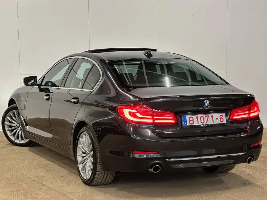 Grey BMW 530 2017 in Jurmala, with an engine capacity of 2.00 L and mileage of 226 thousand km for 19995 €, photo 15 on AUTOMOTO.COM.LV