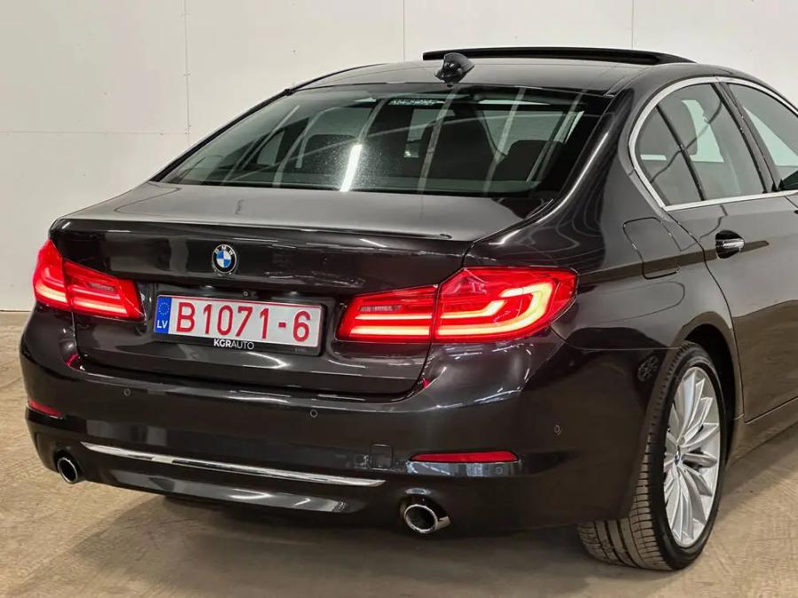 Grey BMW 530 2017 in Jurmala, with an engine capacity of 2.00 L and mileage of 226 thousand km for 19995 €, photo 17 on AUTOMOTO.COM.LV