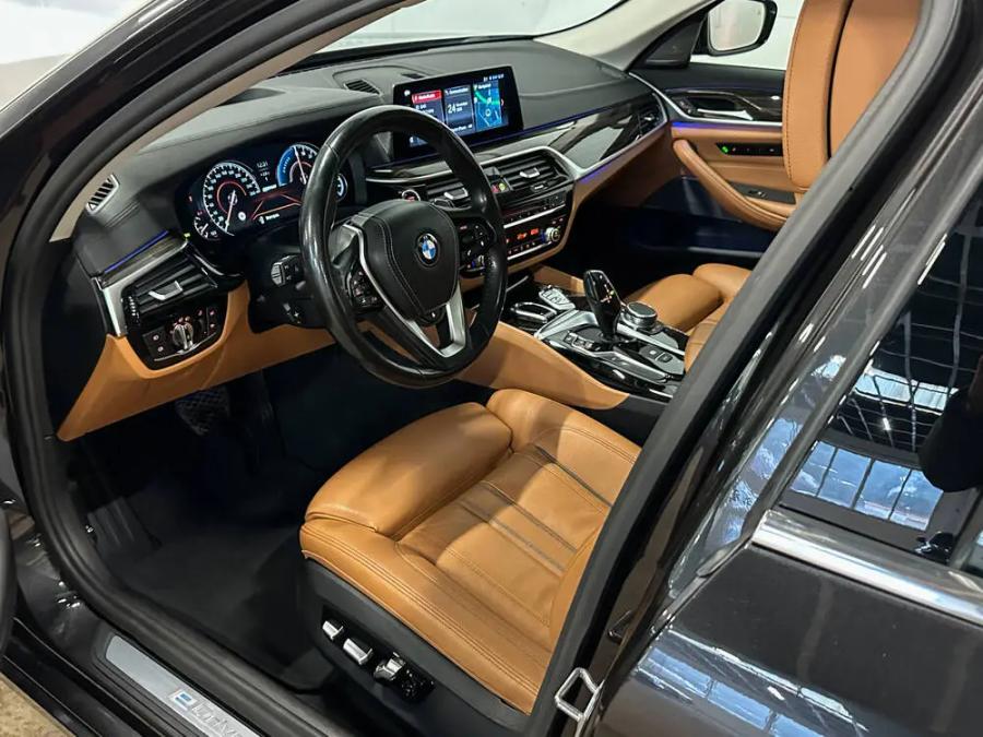 Grey BMW 530 2017 in Jurmala, with an engine capacity of 2.00 L and mileage of 226 thousand km for 19995 €, photo 21 on AUTOMOTO.COM.LV