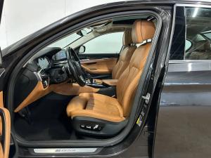 Grey BMW 530 2017 in Jurmala, with an engine capacity of 2.00 L and mileage of 226 thousand km for 19995 €, photo 22 on AUTOMOTO.COM.LV