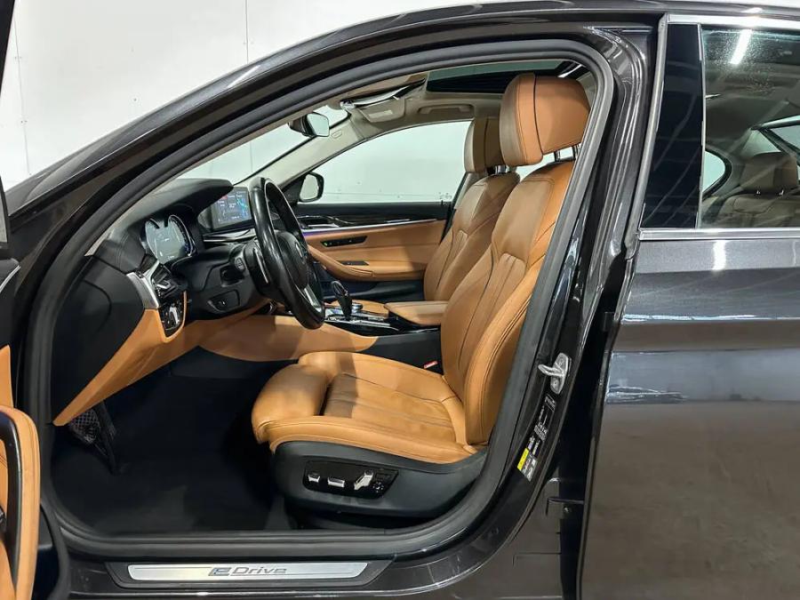 Grey BMW 530 2017 in Jurmala, with an engine capacity of 2.00 L and mileage of 226 thousand km for 19995 €, photo 22 on AUTOMOTO.COM.LV