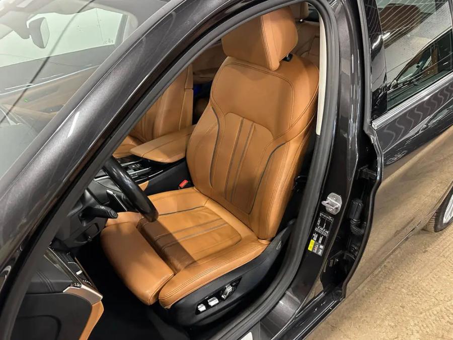 Grey BMW 530 2017 in Jurmala, with an engine capacity of 2.00 L and mileage of 226 thousand km for 19995 €, photo 23 on AUTOMOTO.COM.LV
