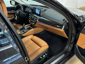 Grey BMW 530 2017 in Jurmala, with an engine capacity of 2.00 L and mileage of 226 thousand km for 19995 €, photo 25 on AUTOMOTO.COM.LV