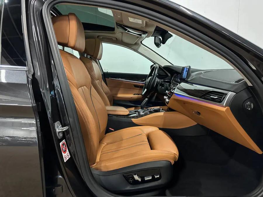 Grey BMW 530 2017 in Jurmala, with an engine capacity of 2.00 L and mileage of 226 thousand km for 19995 €, photo 26 on AUTOMOTO.COM.LV