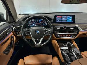 Grey BMW 530 2017 in Jurmala, with an engine capacity of 2.00 L and mileage of 226 thousand km for 19995 €, photo 32 on AUTOMOTO.COM.LV