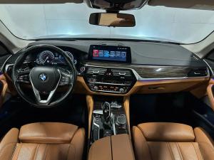Grey BMW 530 2017 in Jurmala, with an engine capacity of 2.00 L and mileage of 226 thousand km for 19995 €, photo 33 on AUTOMOTO.COM.LV