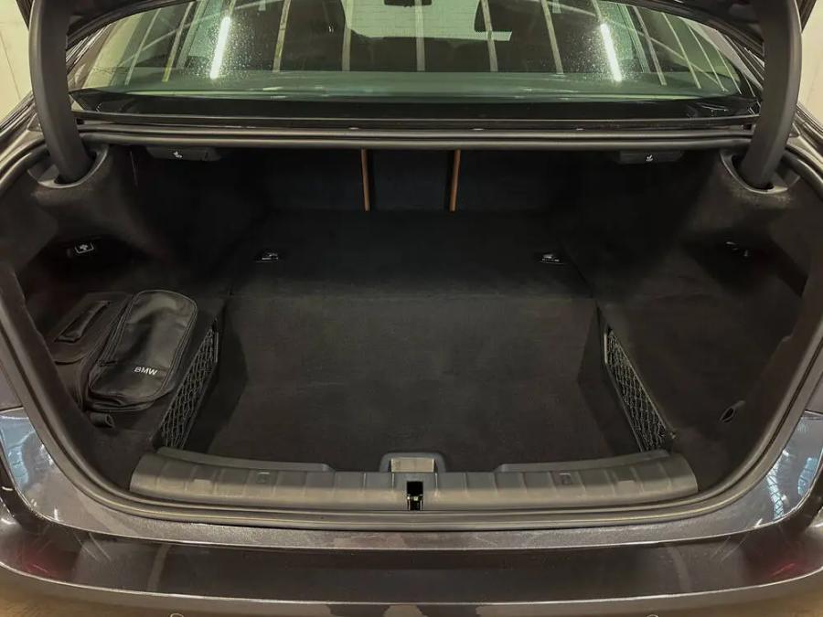 Grey BMW 530 2017 in Jurmala, with an engine capacity of 2.00 L and mileage of 226 thousand km for 19995 €, photo 50 on AUTOMOTO.COM.LV
