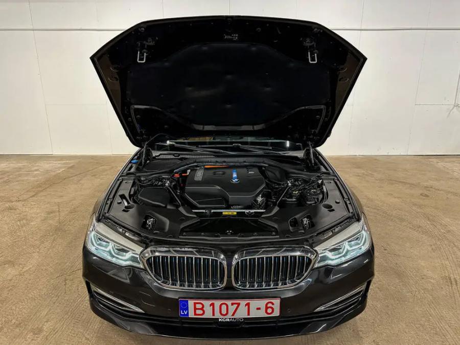 Grey BMW 530 2017 in Jurmala, with an engine capacity of 2.00 L and mileage of 226 thousand km for 19995 €, photo 54 on AUTOMOTO.COM.LV