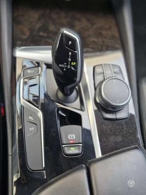 Grey BMW 530 2017 in Vilnius, with an engine capacity of 2.99 L and mileage of 209 thousand km for 19500 €, photo 14 on AUTOMOTO.COM.LV