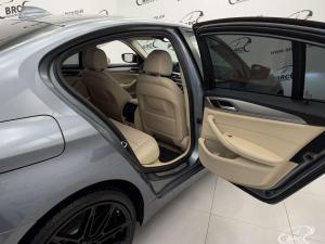Grey BMW 530 2017 in Vilnius, with an engine capacity of 2.99 L and mileage of 346 thousand km for 17500 €, photo 14 on AUTOMOTO.COM.LV