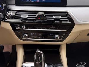 Grey BMW 530 2017 in Vilnius, with an engine capacity of 2.99 L and mileage of 346 thousand km for 17500 €, photo 18 on AUTOMOTO.COM.LV