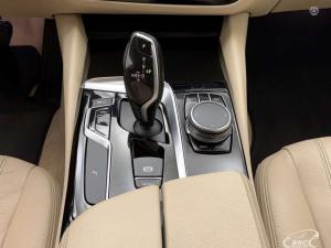 Grey BMW 530 2017 in Vilnius, with an engine capacity of 2.99 L and mileage of 346 thousand km for 17500 €, photo 19 on AUTOMOTO.COM.LV