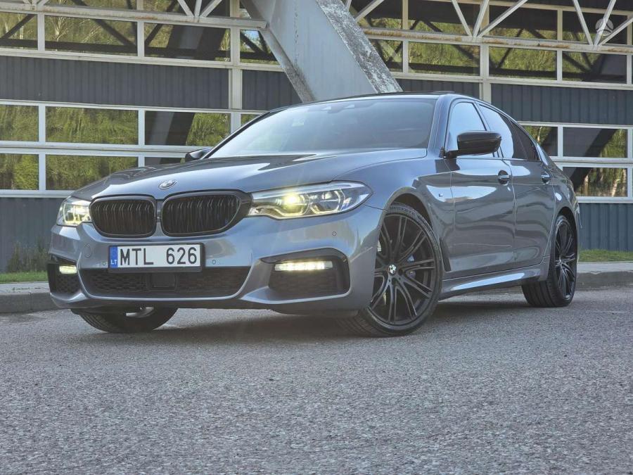 Grey BMW 530 2017 in Vilnius, with an engine capacity of 2.99 L and mileage of 262 thousand km for 23500 €, photo 3 on AUTOMOTO.COM.LV