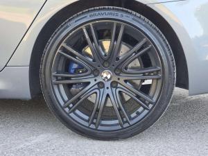 Grey BMW 530 2017 in Vilnius, with an engine capacity of 2.99 L and mileage of 262 thousand km for 23500 €, photo 6 on AUTOMOTO.COM.LV