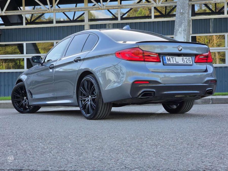 Grey BMW 530 2017 in Vilnius, with an engine capacity of 2.99 L and mileage of 262 thousand km for 23500 €, photo 11 on AUTOMOTO.COM.LV