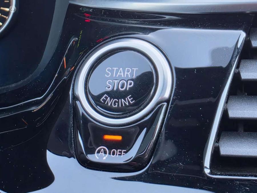 Grey BMW 530 2017 in Vilnius, with an engine capacity of 2.99 L and mileage of 262 thousand km for 23500 €, photo 28 on AUTOMOTO.COM.LV