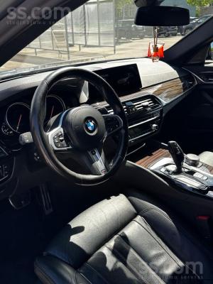 Grey BMW 530 2017 in Riga, with an engine capacity of 3.00 L and mileage of 208 thousand km for 24500 €, photo 6 on AUTOMOTO.COM.LV