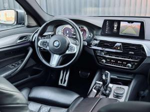 Grey BMW 530 2017 in Kaunas, with an engine capacity of 2.99 L and mileage of 259 thousand km for 22500 €, photo 3 on AUTOMOTO.COM.LV