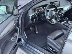 Grey BMW 530 2017 in Kaunas, with an engine capacity of 2.99 L and mileage of 259 thousand km for 22500 €, photo 14 on AUTOMOTO.COM.LV