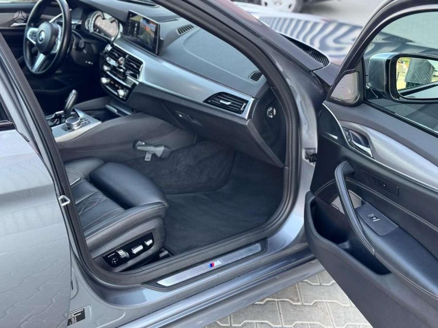Grey BMW 530 2017 in Kaunas, with an engine capacity of 2.99 L and mileage of 259 thousand km for 22500 €, photo 20 on AUTOMOTO.COM.LV