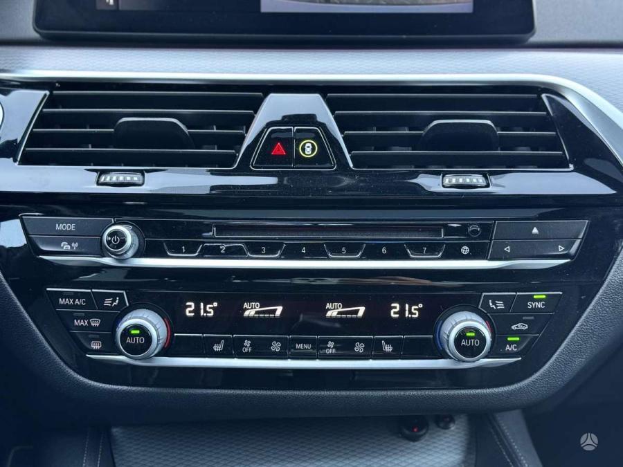 Grey BMW 530 2017 in Kaunas, with an engine capacity of 2.99 L and mileage of 259 thousand km for 22500 €, photo 36 on AUTOMOTO.COM.LV