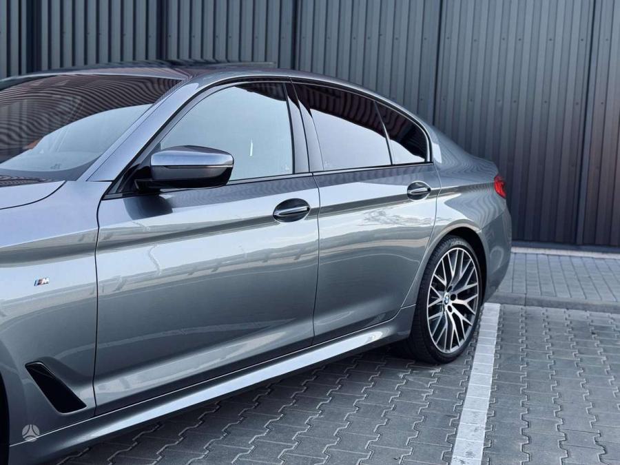 Grey BMW 530 2017 in Kaunas, with an engine capacity of 2.99 L and mileage of 259 thousand km for 22500 €, photo 46 on AUTOMOTO.COM.LV