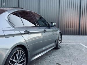 Grey BMW 530 2017 in Kaunas, with an engine capacity of 2.99 L and mileage of 259 thousand km for 22500 €, photo 47 on AUTOMOTO.COM.LV