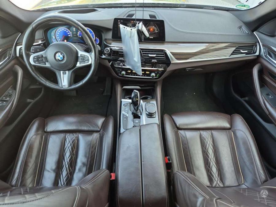 Grey BMW 530 2017 in Siauliai, with an engine capacity of 2.99 L and mileage of 258 thousand km for 14990 €, photo 7 on AUTOMOTO.COM.LV