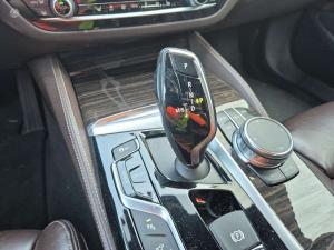 Grey BMW 530 2017 in Siauliai, with an engine capacity of 2.99 L and mileage of 258 thousand km for 14990 €, photo 8 on AUTOMOTO.COM.LV